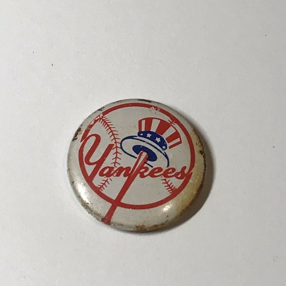 MLB | Accessories | Vintage New York Ny Yankees Logo Baseball Pinback ...